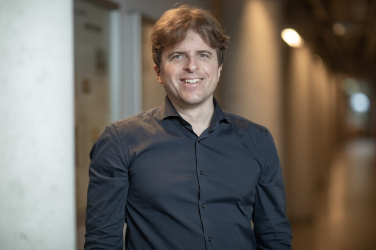 Prof. Dr. Stefan Schmid – Plamadiso